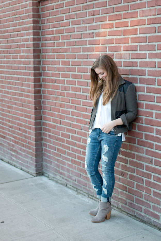 How to Wear Distressed Jeans - hellorigby seattle fashion