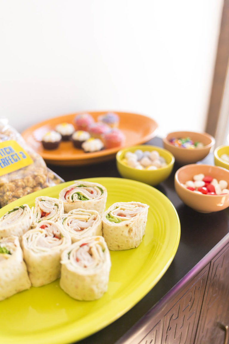 How to Host the Perfect "Pitches Night In" // Pitch Perfect 3 Party ...