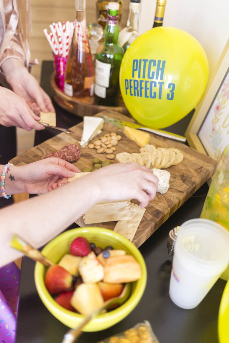 How to Host the Perfect "Pitches Night In" // Pitch Perfect 3 Party ...