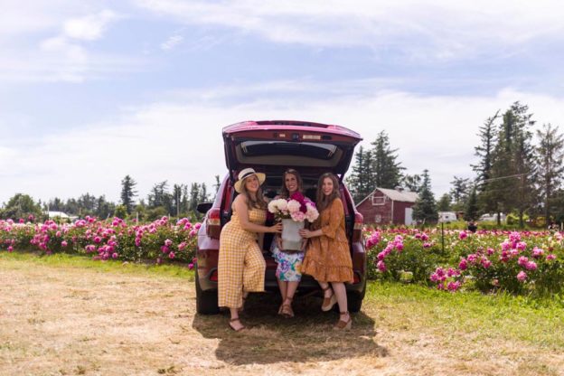 Peony Farm Washington: Where to Go for Peonies // Seattle Lifestyle Blog